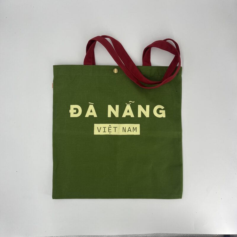 tote bag tour | MIT Admissions